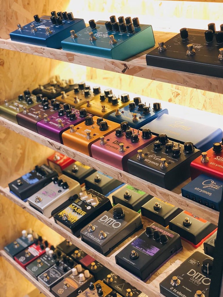 Setting up a Pedalboard: Pedal Order Explained - Swee Lee Blog